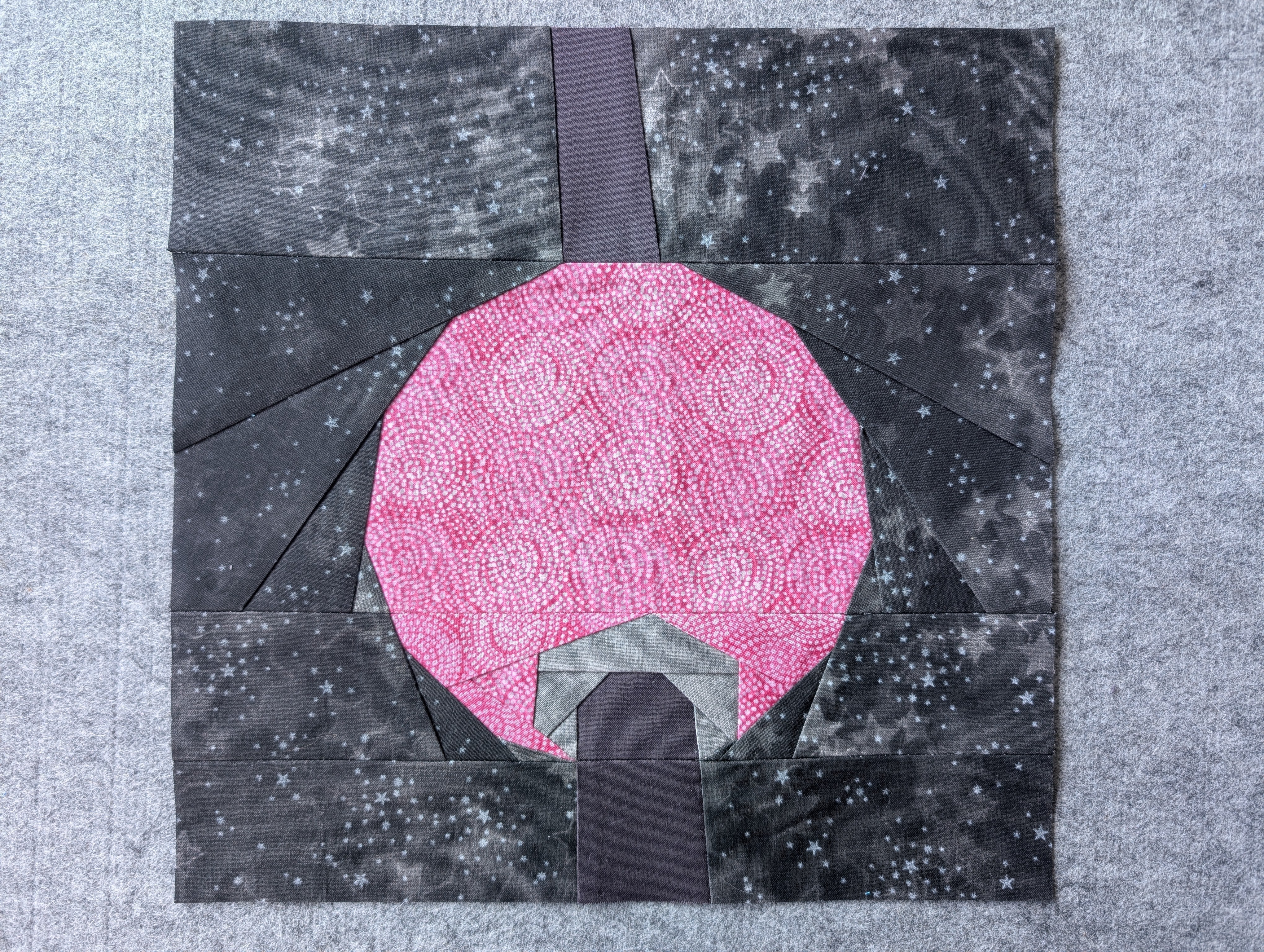 Ball Drop Quilt Block – Stitching Across the Globe
